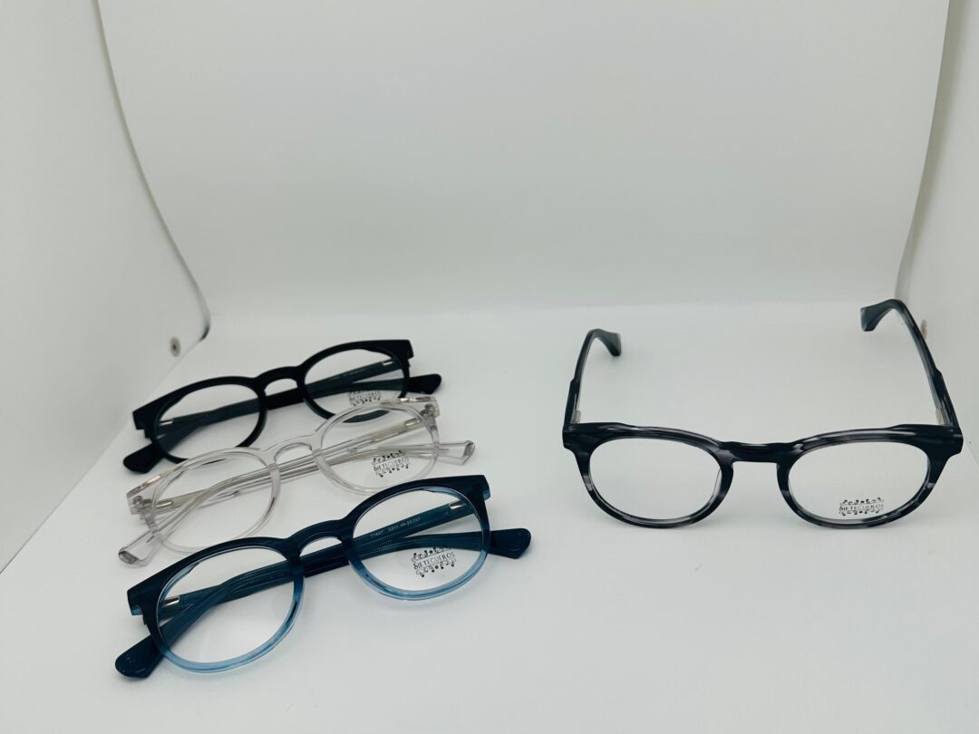 SIETE CUEROS ACETATO – Global Vision ALG